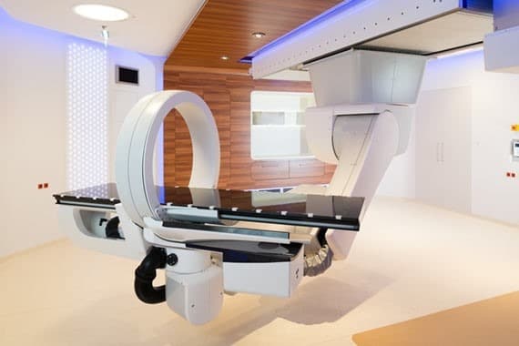 Bergoz – Which accelerator type for medical